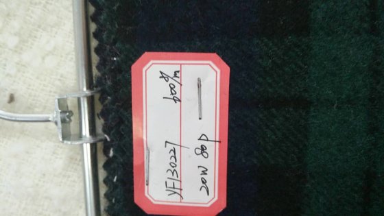 One Sided Green Tartan Fabric 20% Wool , Scottish Plaid Fabric With Horizontal / Vertical Line