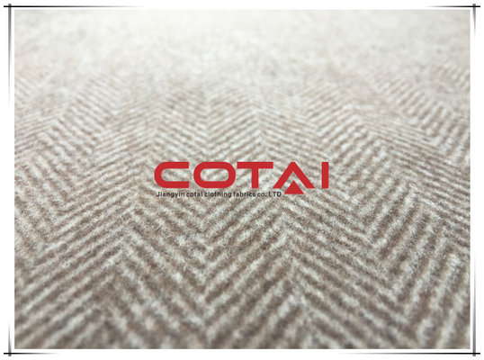3CM 50% Wool Woven Light Camel Herringbone Fabric Anti Wind For Winter Outfit 600GSM