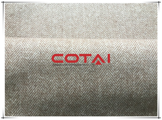 3CM 50% Wool Woven Light Camel Herringbone Fabric Anti Wind For Winter Outfit 600GSM