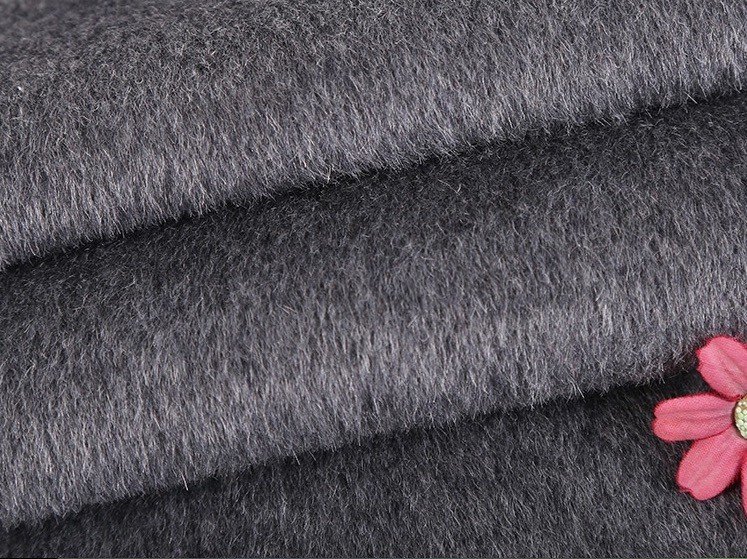 Polyester Twill Fabric Organic Wool Fabric Long / Short Hair Customized Winter Coat
