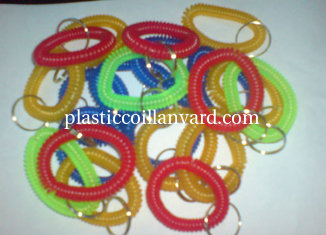 China Plastic spiral coil wrist band key ring chain keyring random color competitive China price supplier