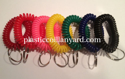 Top quality China export to Europe USA plastic strong colorful wrist coil chain key holder supplier