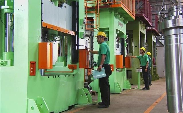 4 Column Heavy Duty Hydraulic Press Machine Reliable Operation Processing Size 2"-8"