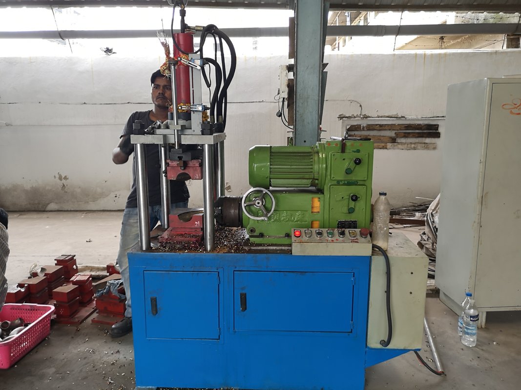 Fittings Beveling Machine, including elbow, tee, reducer, pipe end, sing head beveling with three blades, CE Approved