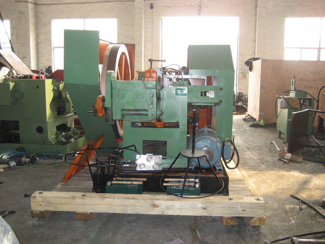 Different Heads Nuts And Bolts Making Machine , Bolt Forming Machine For Rivet