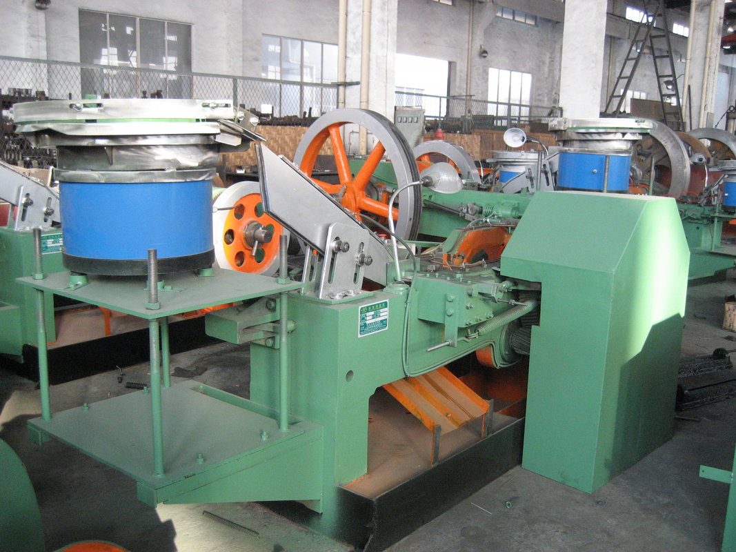 Automatically Die Bolt Cutting Machine Screw Heading Green / Black / Yellow Color