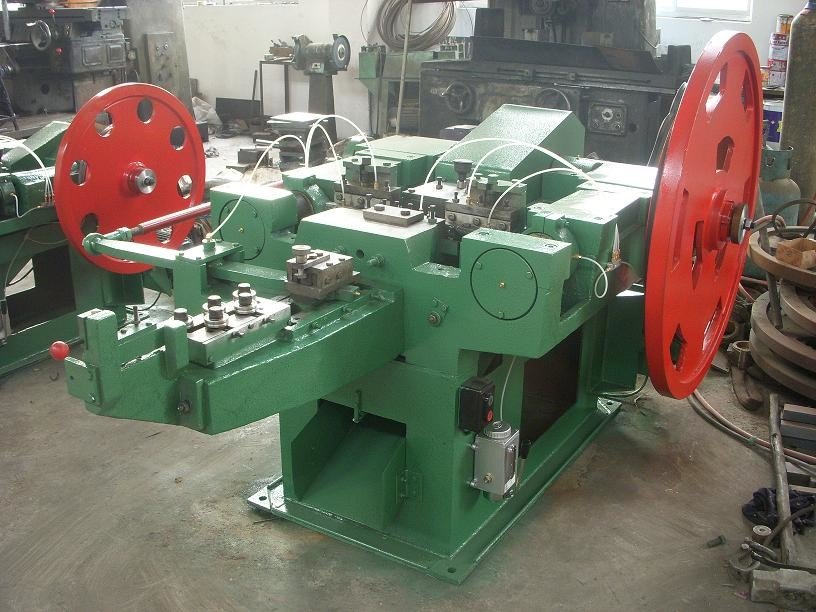 Full Automatic Roofing Nail Making Machine With 98% Pass Rate , 1 Year Warranty
