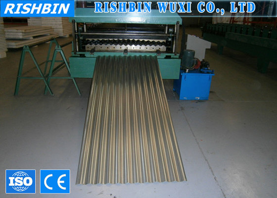 Rolo ondulado do painel de parede que forma a máquina