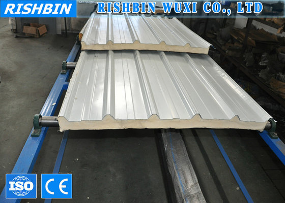 Linha de produção do painel de sanduíche do plutônio da correia de borracha para o painel de sanduíche do plutônio da superfície de metal