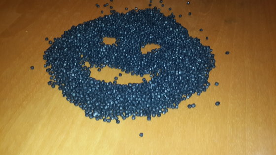 18%EVA Plastic Black Masterbatch High Heat Resistance For Knitted Fabric supplier