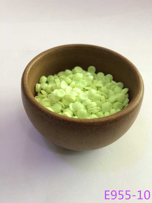 Yellowish Green Color Masterbatch Sport Facility Antistatic Masterbatch supplier