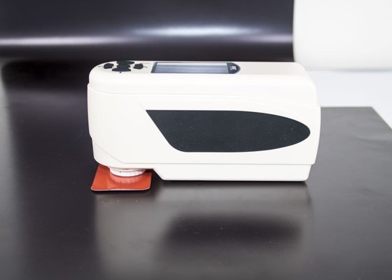 2.8 Inch Portable Spectrophotometer Colorimeter NH300 3NH Color tester With 8°Illumination Angle