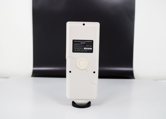 Handheld Paint Matching Spectrophotometer NR60CP Honey / Milk / Hair Lotion Colour Difference Meter