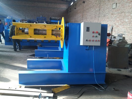 5 / 6 Tons Hydraulic Decoiler Machine 4KW Hydraulic Motor For Loading Steel Coils