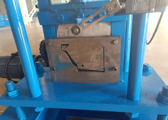 Main Power 4Kw Gutter Forming Machine 17 Stations PPGI / GI / GL Raw Material