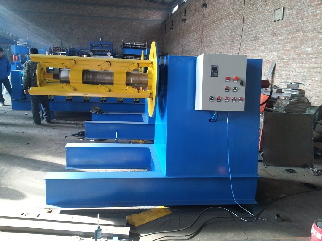 5 / 6 Tons Hydraulic Decoiler Machine 4KW Hydraulic Motor For Loading Steel Coils