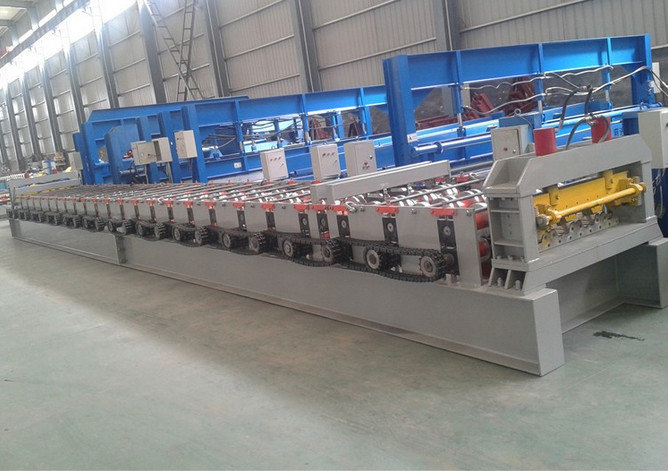 Decking Floor Step Tile Roll Forming Machine 28 Roller Stations 2" Chain Transmission