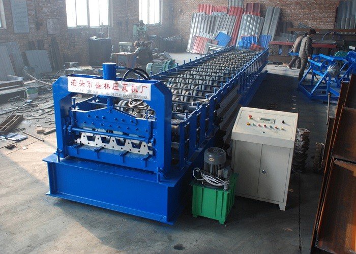 Galvanized Type H75 Floor Deck Roll Forming Machine GI Raw Material With 28 Rows