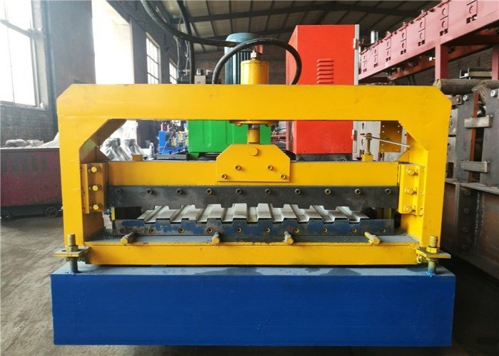 Automatic Sectional Door Panel Roll Forming Machine / Rolling Door Roll Forming Machine