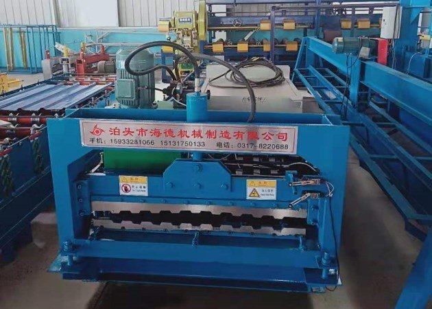 4KW Roller Shutter Door Machine / Rolling Shutter Making Machine Effective Width 830mm