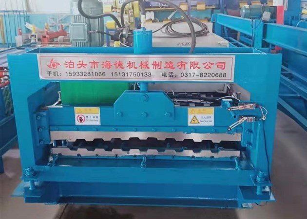 Hydraulic Cutting Roller Shutter Door Roll Forming Machine GI Raw Material