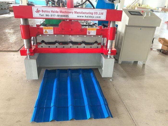 PLC Delta Metal Sheet Roof Sheet Roll Forming Machine Feeding Width 915mm