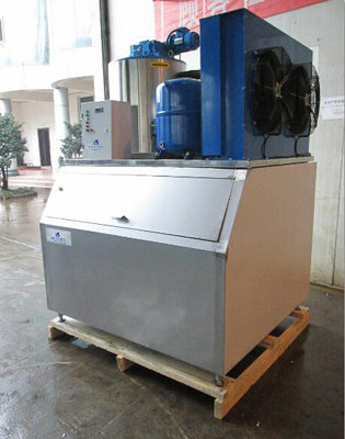 Low Noise Seawater Flake Ice Machine , Industrial Ice Machine 2T Daily Output