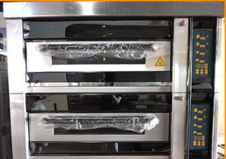Custom 3.7KW Deck Commercial Gas Pizza Oven Stainless Steel Material supplier