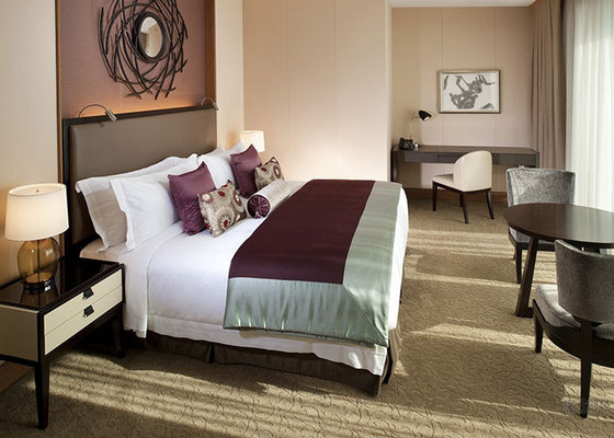 Professional Beautiful Hotel Guestroom Furniture For Holiday Inn Oak