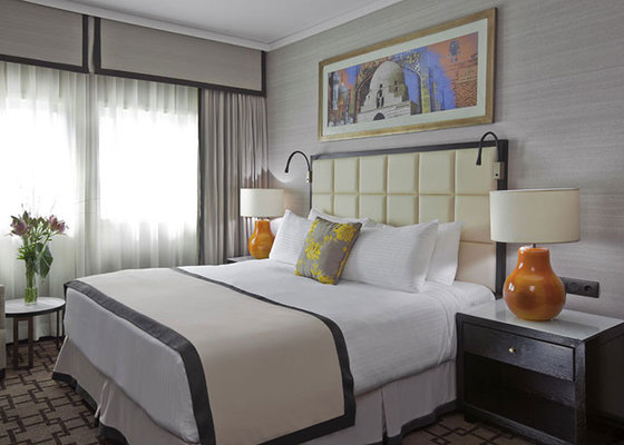 Professional Beautiful Hotel Guestroom Furniture For Holiday Inn Oak