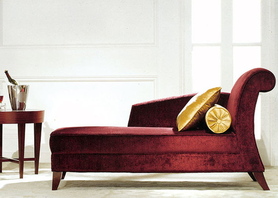 OEM Holiday Hotel Traditional Bedroom Furniture With Mahogany Finishing