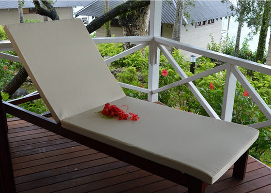 Outdoor Wooden Lounge Chair Leisure Sun Lounger Environmentally Friendly Lacquer