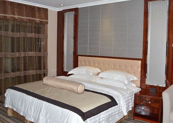 Custom Rosewood Veneer Commercial Hotel Furniture Strong Modern Bedroom Set