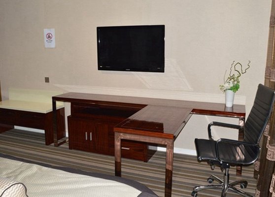 Custom Rosewood Veneer Commercial Hotel Furniture Strong Modern Bedroom Set