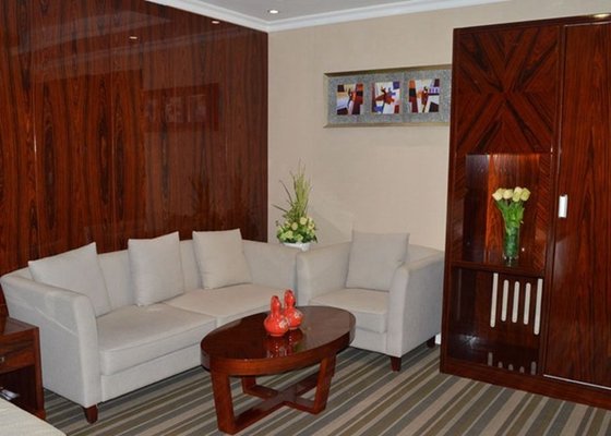 Custom Rosewood Veneer Commercial Hotel Furniture Strong Modern Bedroom Set