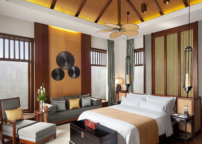 Country Luxury Hotel Room Furniture  with Natural Wood / Rattan Finished