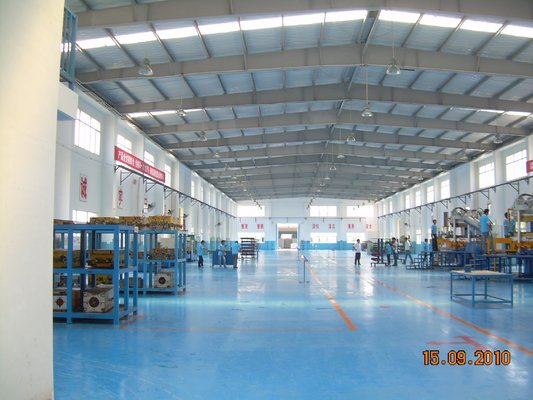 36 KV Suspendierungs-Art Isolator, zusammengesetzter Polymer-Isolator HTV mit Gabelkopf und Zunge