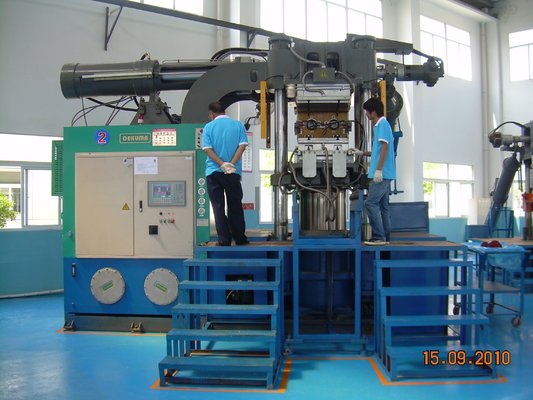 zusammengesetzter Mittelspannungs-Sackgasse-Isolator 25KV 70kN mit Y-Gabelkopf