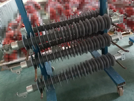 115kV zusammengesetzte horizontale Linie Posten-Isolator mit Klammer und Flachbett
