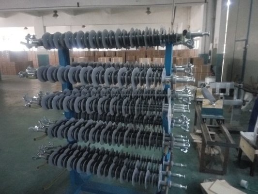 132KV120kN kundengebundene Suspendierungs-Isolatoren mit Silikonkautschuk-Hallen