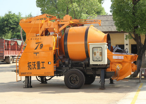 IOS Certification Concrete Mixer Pump Large Capacity Diesel Engine For Tunnels