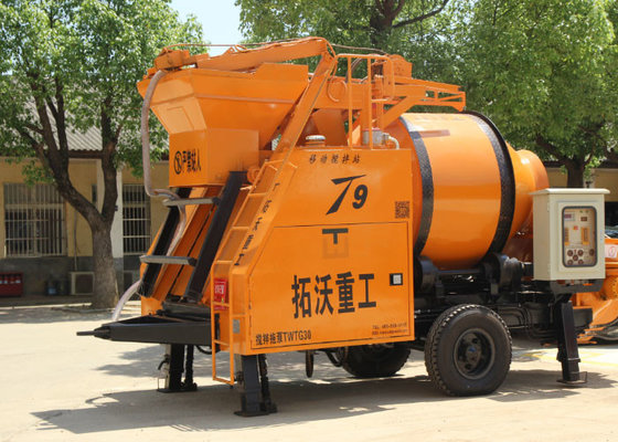 IOS Certification Concrete Mixer Pump Large Capacity Diesel Engine For Tunnels