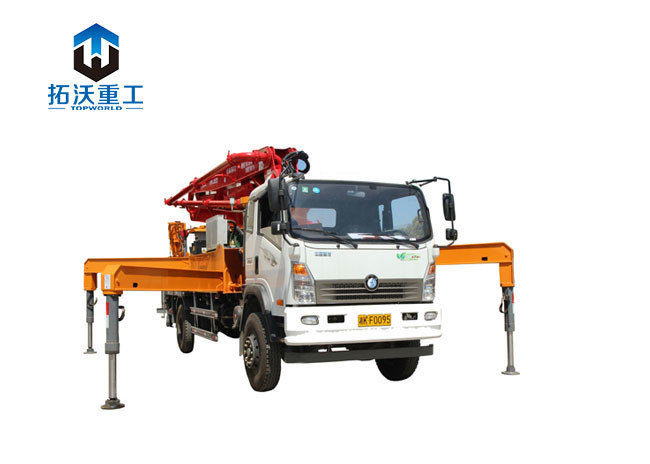 Easy Operation Trailer Concrete Pump With Boom , Hydraulic Pump Concrete Mixer