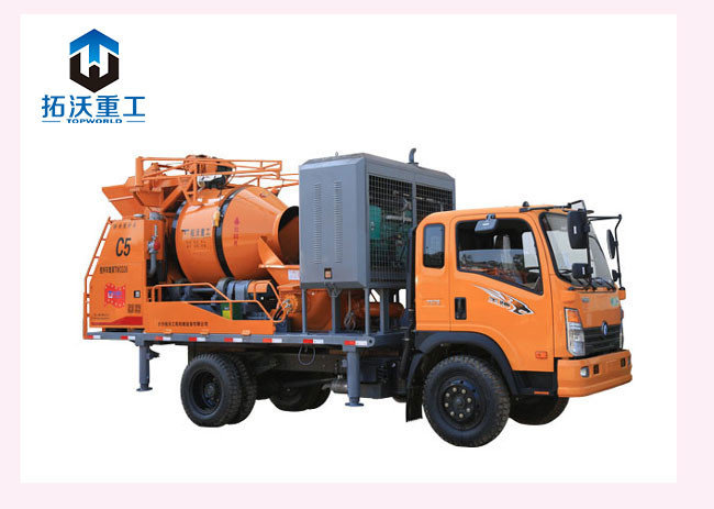 Diesel Engine Concrete Mixer Pump Truck , Forced Mobile Concrete Mixer With Pump