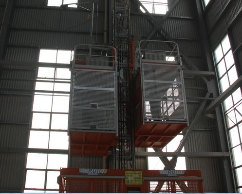 China Dual Car Rack and Pinion Material Handling Hoist with Reduction Ratio 1 : 18 for Bridge supplier