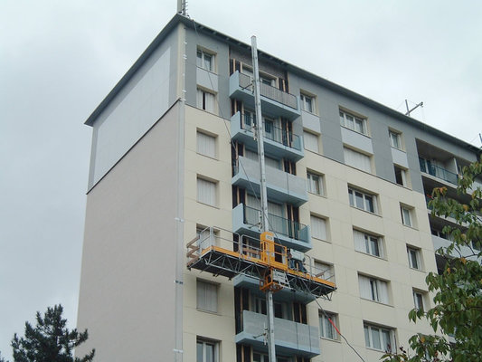 China Safe and Steady 2.4m Width Mast Climbing Aerial Work Platform , Mobile Access Platforms supplier