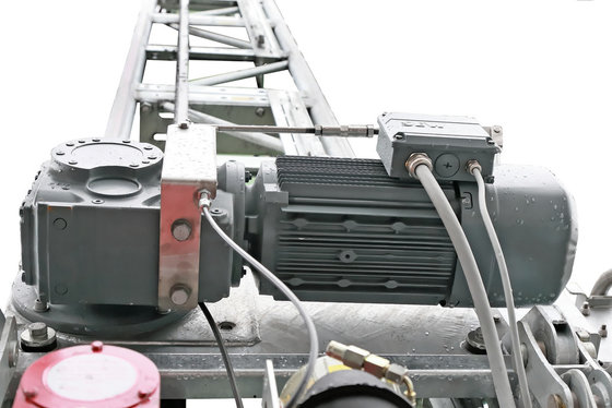 China Rack and Pinion Builder Cage Hoists , 2700kg Construction Elevator for Industrial supplier