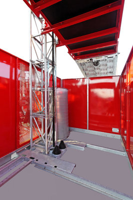 60m / min Construction Material Hoist 2700kg for Warehouse / High Tower supplier
