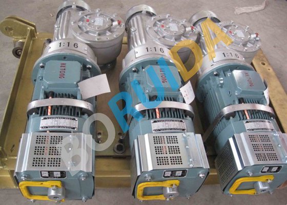 Blue Single Lifting Cage of Construction Hoist Elevator for Material and Personal, 2700kg supplier