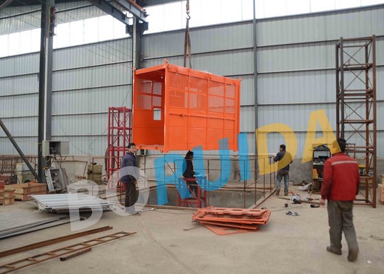 Custom Twin Cage SC200 Goods Construction material Lifting Hoist 0 - 60 m / min SC270/270 supplier
